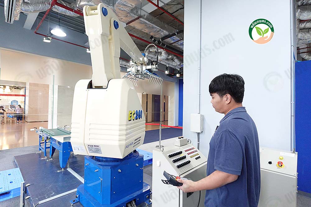“ฟูจิ ยูโซกิ” หุ่นยนต์ ยกกระสอบ รุ่น EC-102 จัดเรียงสินค้าบนพาเลท FUJI ...